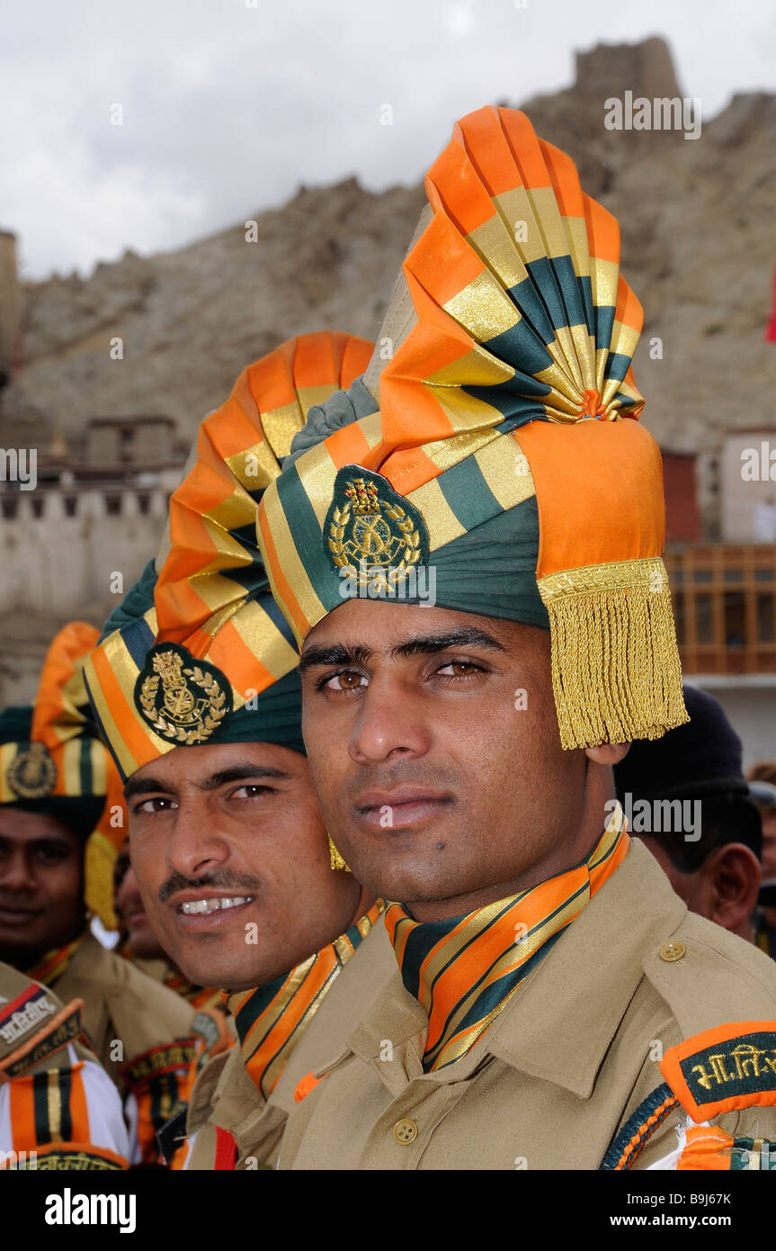 Soldiers wearing turbans hi-res stock photography and images - Alamy
