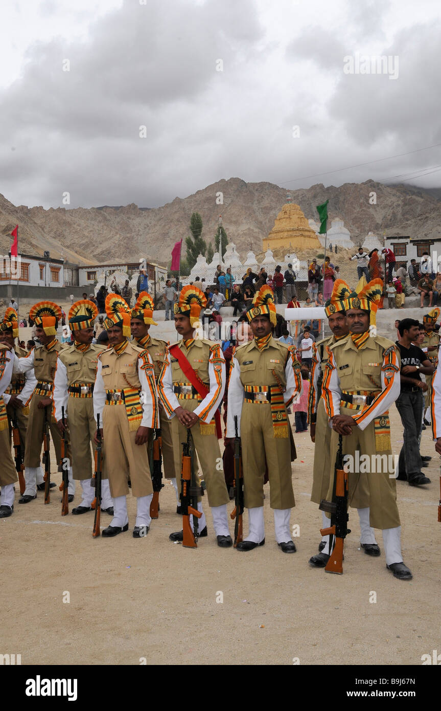 Indian soldiers uniform hi-res stock photography and images - Alamy
