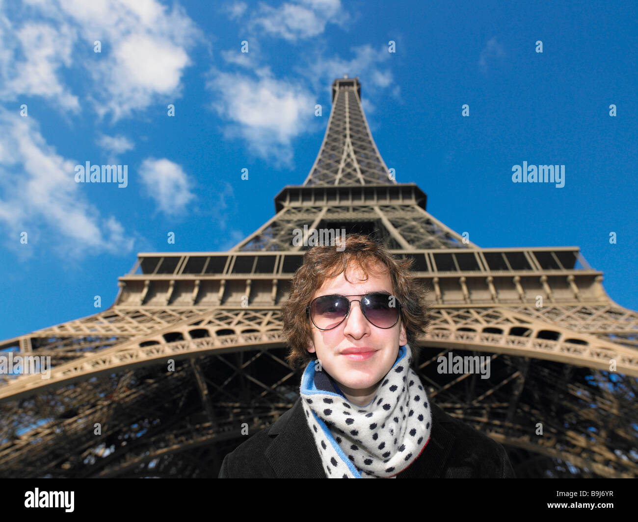 Eiffel tower man hi-res stock photography and images - Alamy