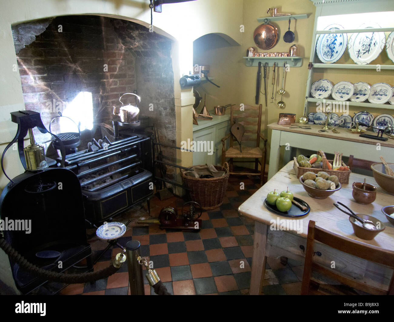 Victorian kitchen hi-res stock photography and images - Alamy