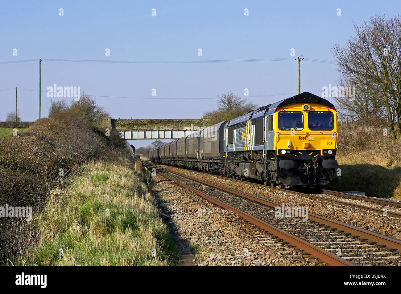 Now defunct Jarvis Fastline Freight Class 66 hauled coal train passes ...