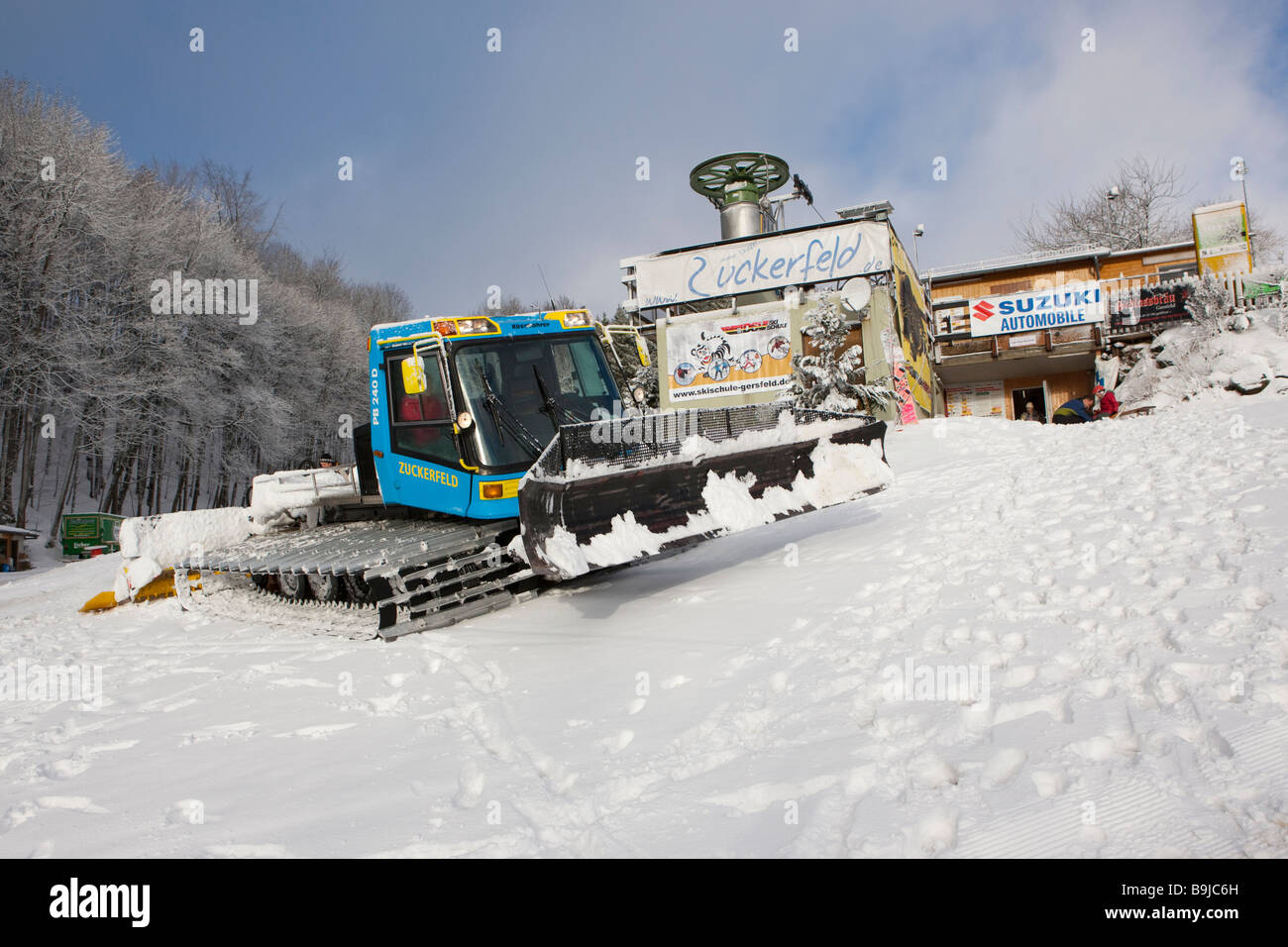 Snow groomer hi-res stock photography and images - Alamy
