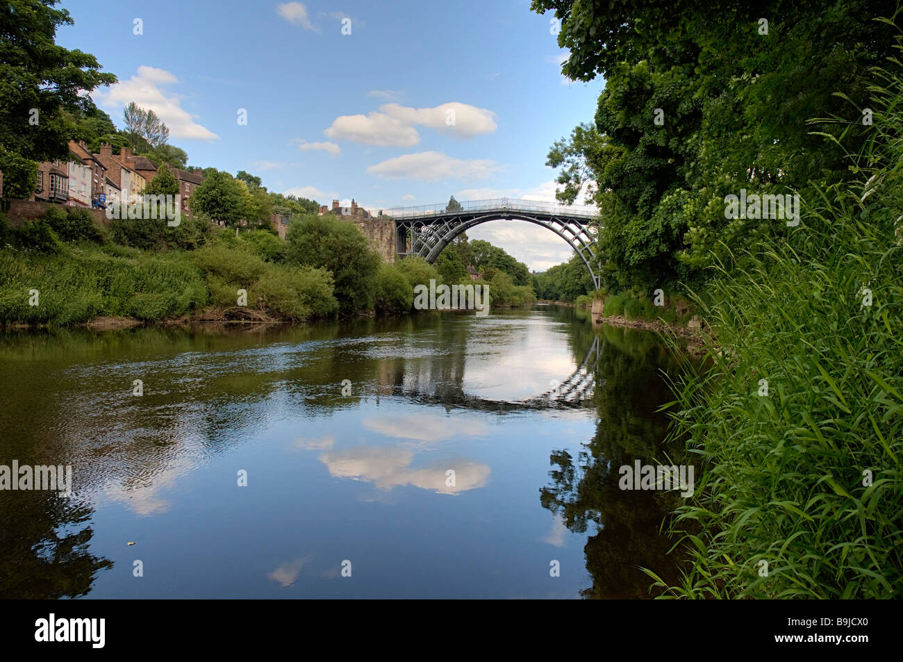 Ironbridge crossing the river Severn, first iron bridge worldwide ...