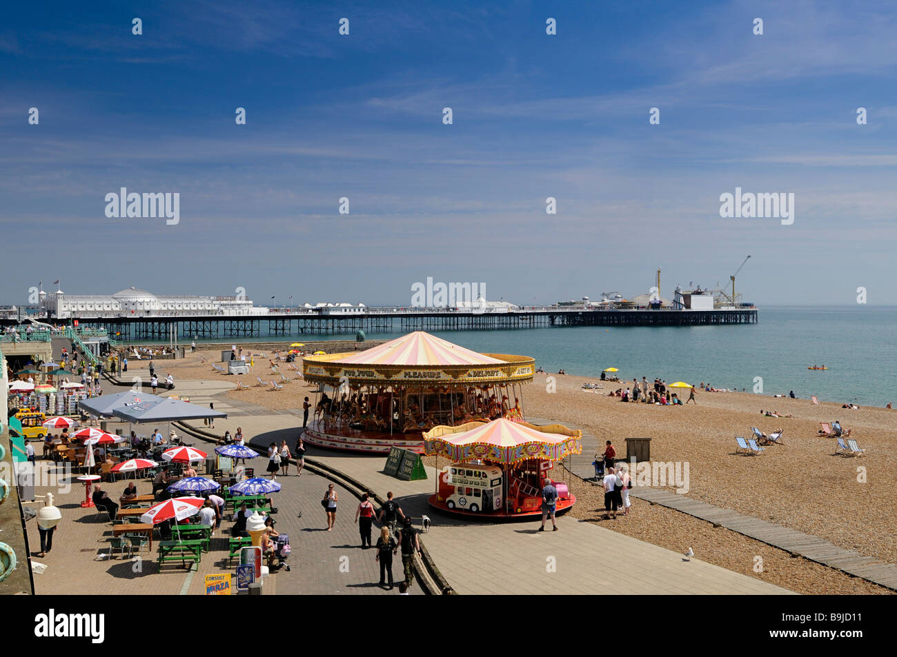 Brighton beach england pier hi-res stock photography and images - Alamy