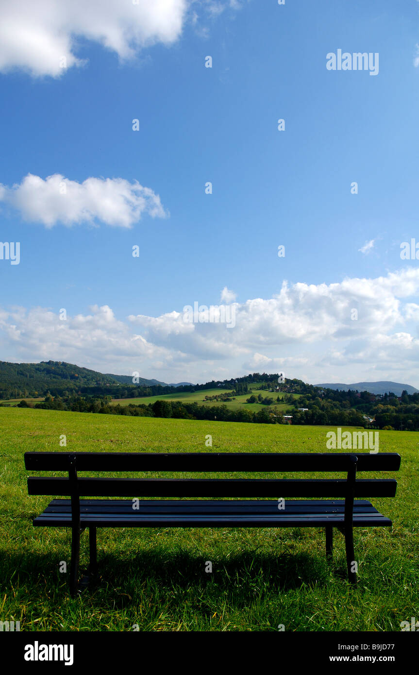 Parck bench hi-res stock photography and images - Alamy