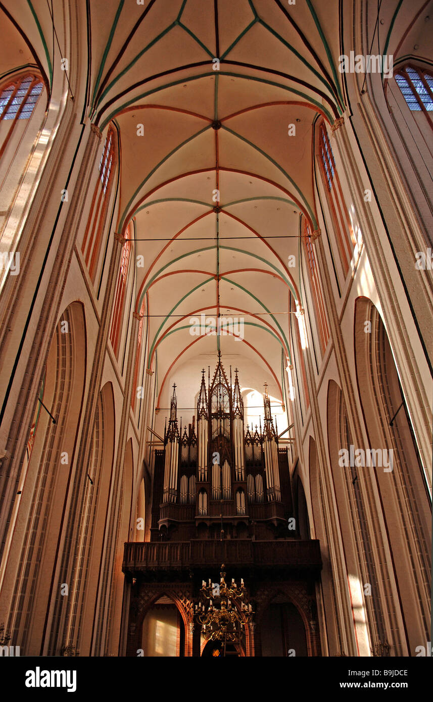 Ceiling vault and organ of the Schwerin Cathedral, Schwerin ...