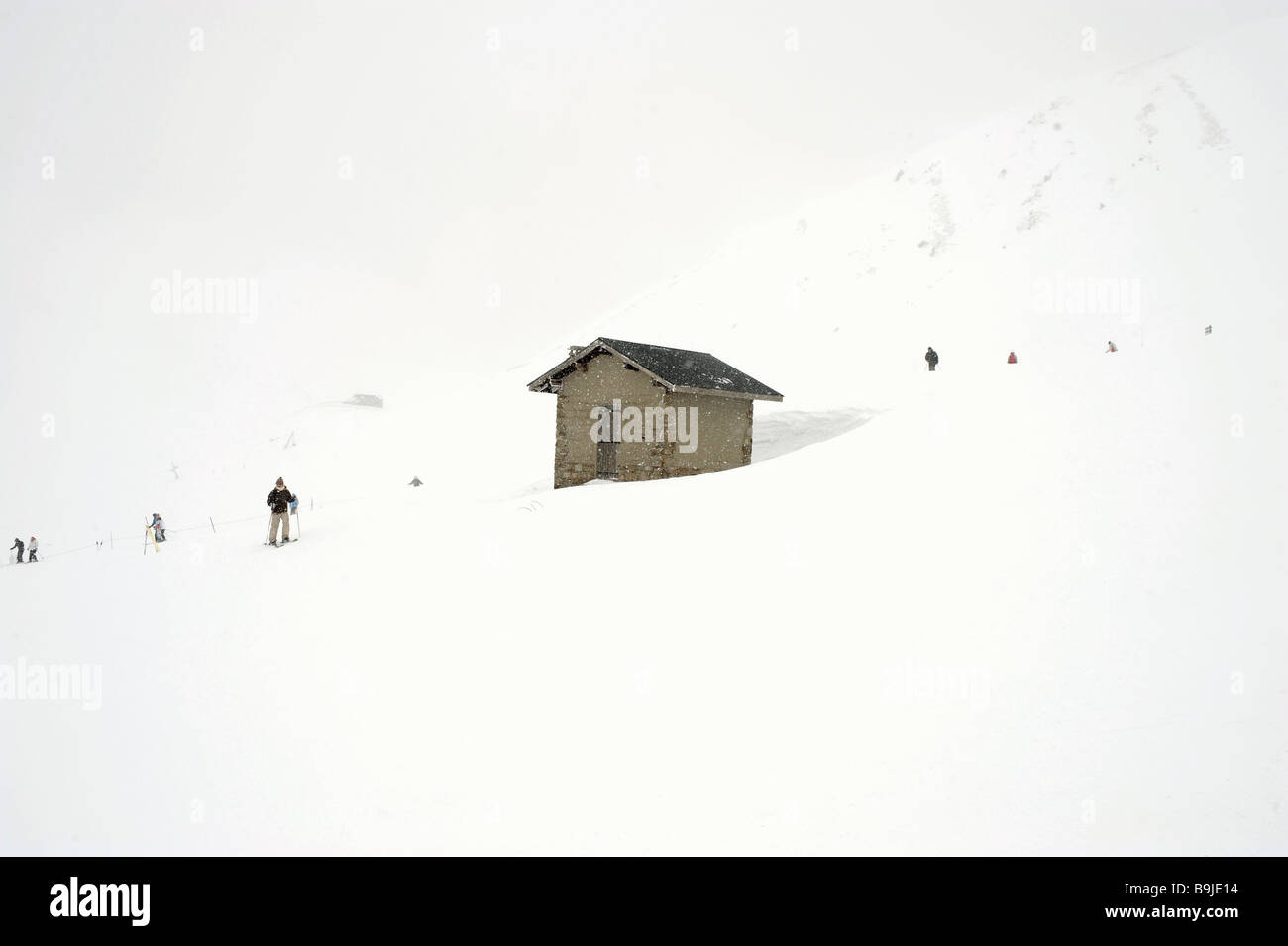 Snow shelter avalanche hi-res stock photography and images - Alamy