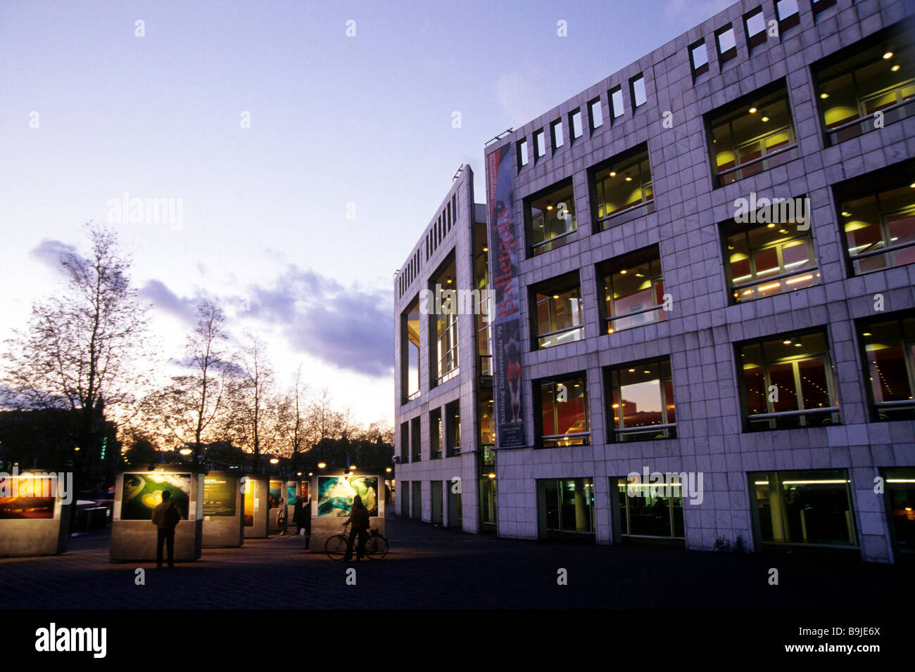 Waterloo plein hi-res stock photography and images - Alamy