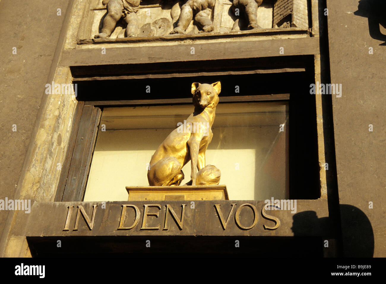 Fox sculpture to the house In den Vos, facade decoration, Baroque house ...