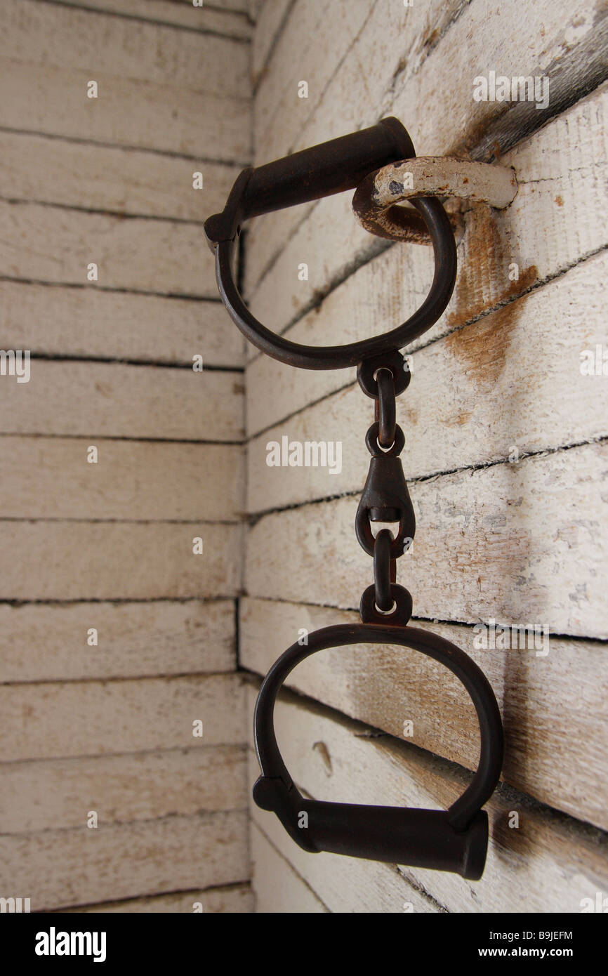 Prison cell hi hi-res stock photography and images - Alamy