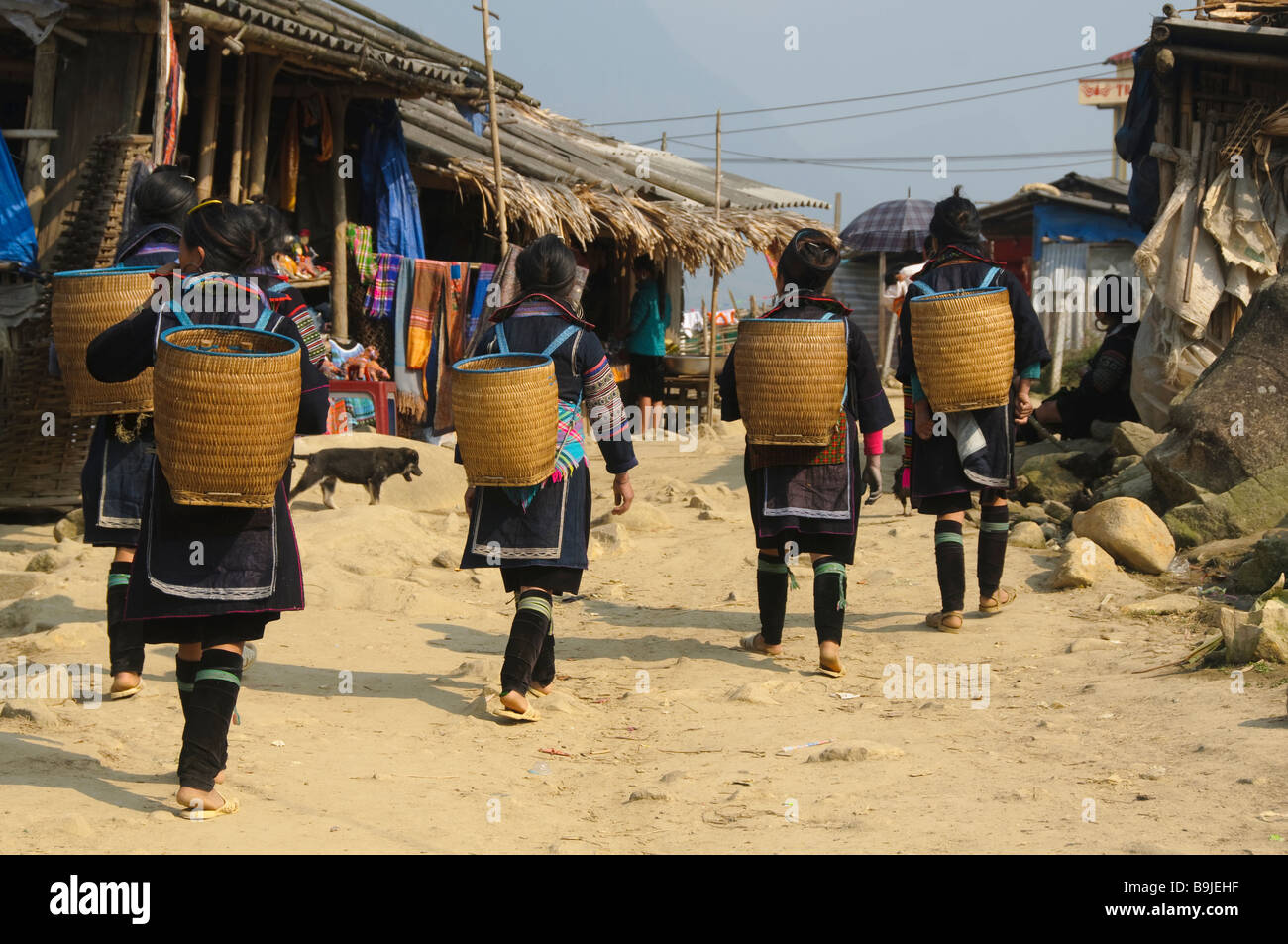 Hmong basket hi-res stock photography and images - Alamy