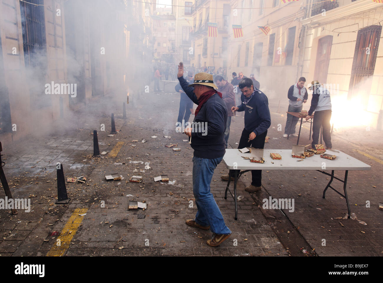 Loud fireworks hi-res stock photography and images - Alamy