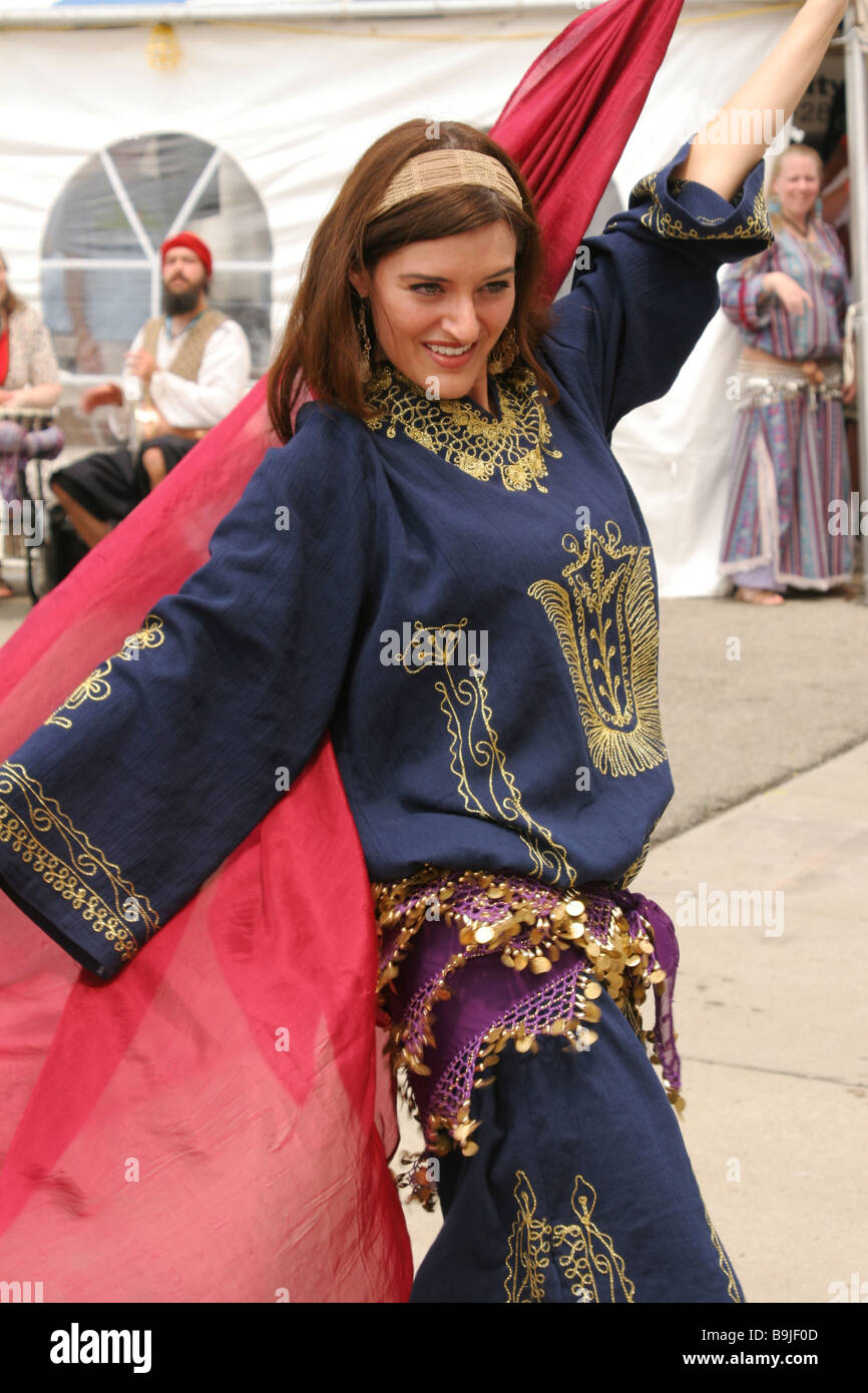Belly Dancer Laylia s Belly Dancing Demonstration at Cityfolk Festival ...