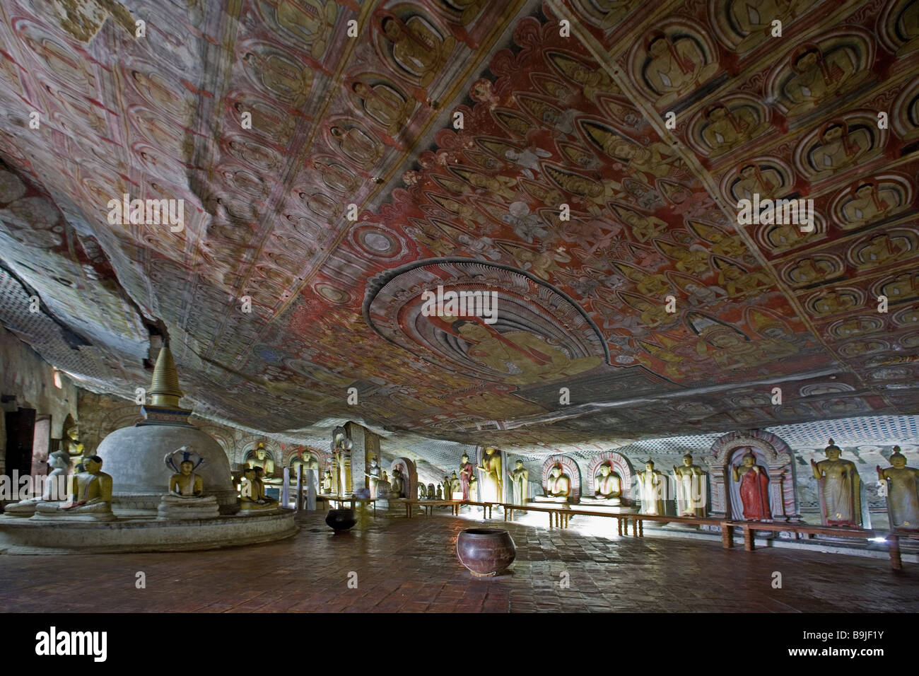 Sri Lanka Dambulla cave-temple buddha-statues wall-paintings South-Asia ...