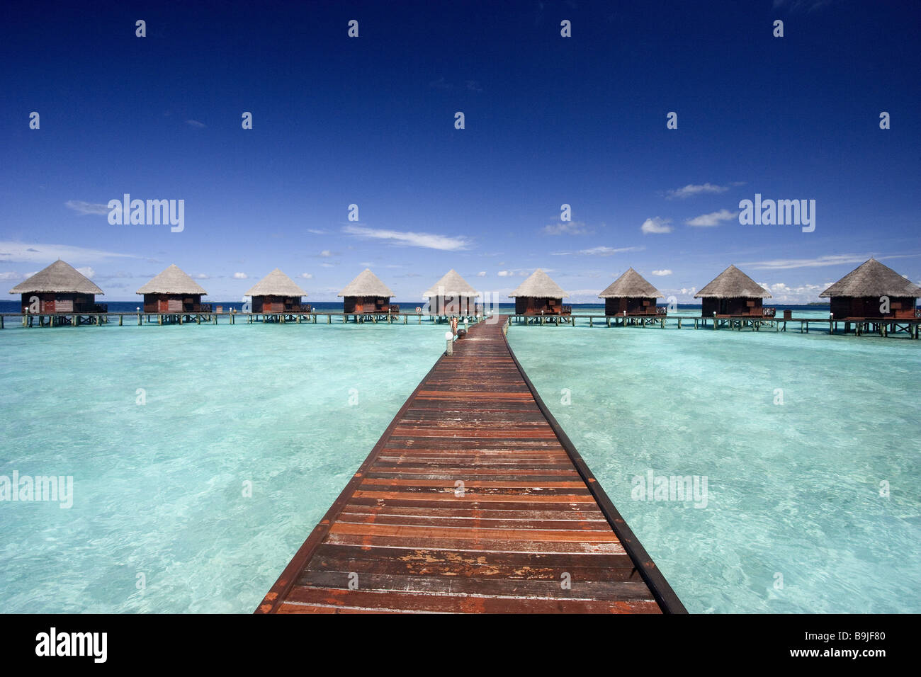 Maldives North male atoll sea bridge vacation-installation bungalows ...