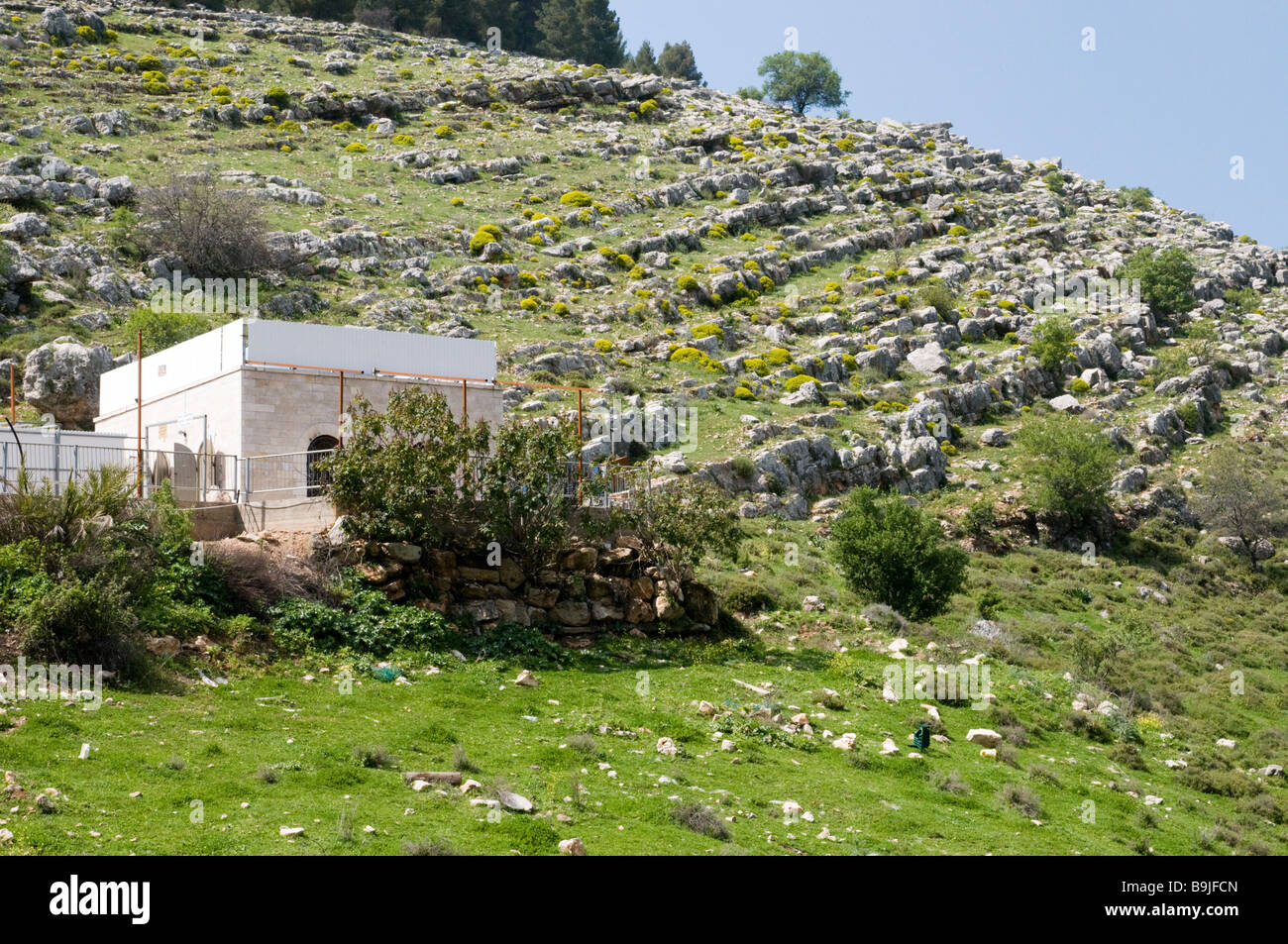 Israel upper galilee amuka grave hi-res stock photography and images ...