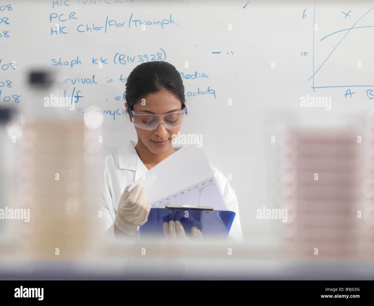 Asian lab technician hi-res stock photography and images - Alamy