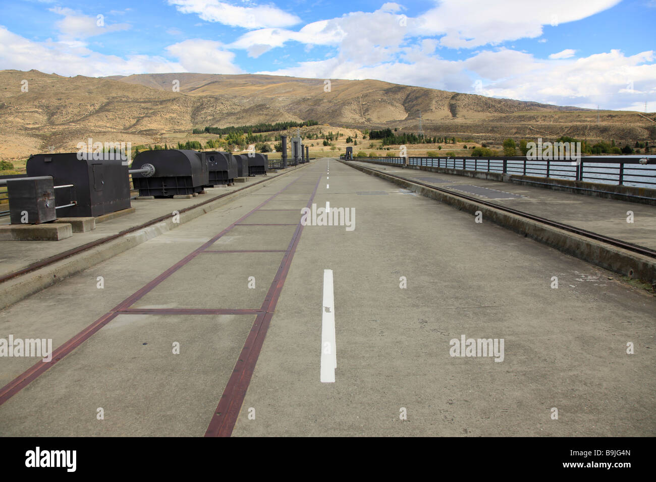 Waitaki dam hi-res stock photography and images - Alamy