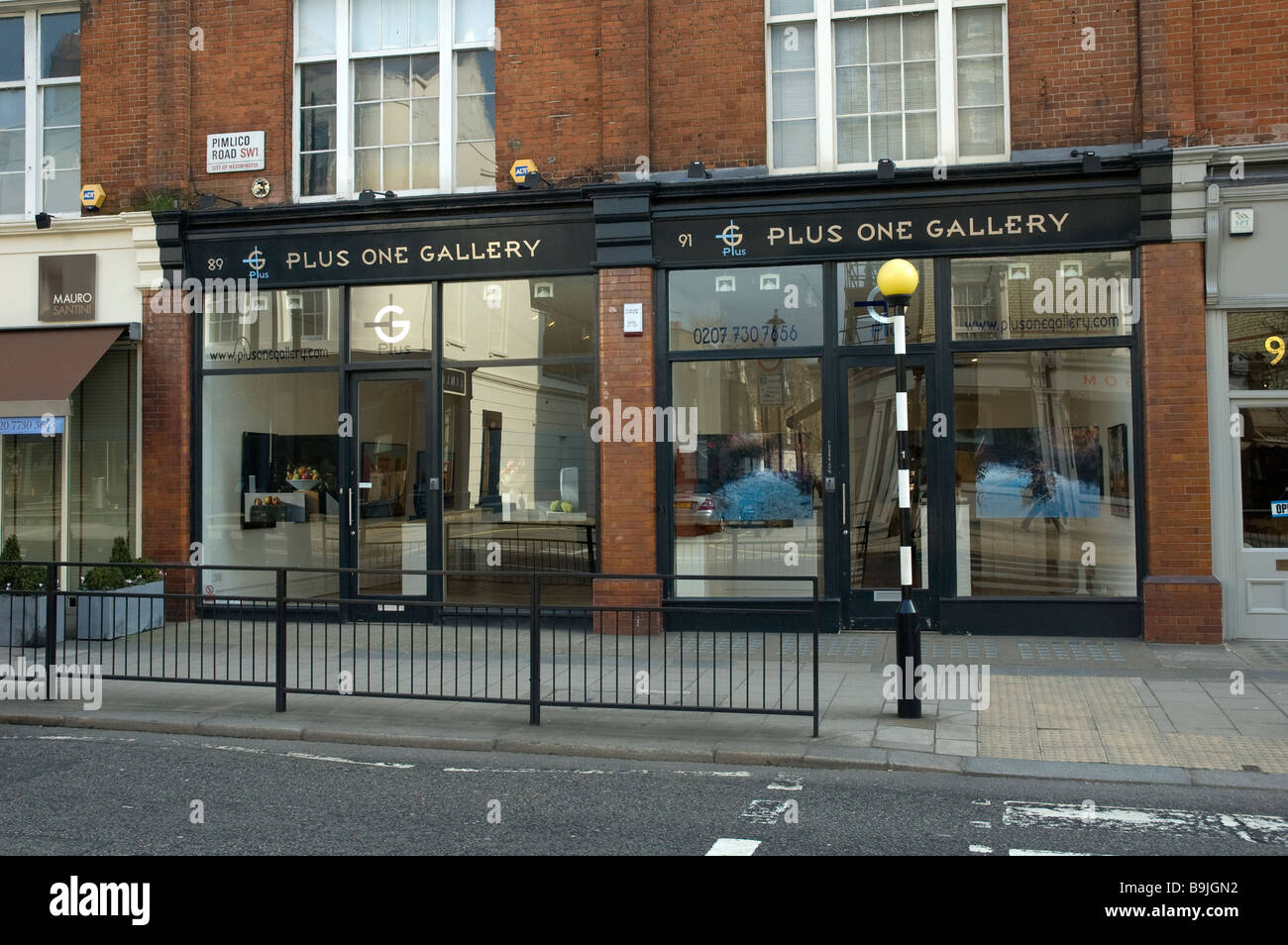 Plus one gallery london hi-res stock photography and images - Alamy