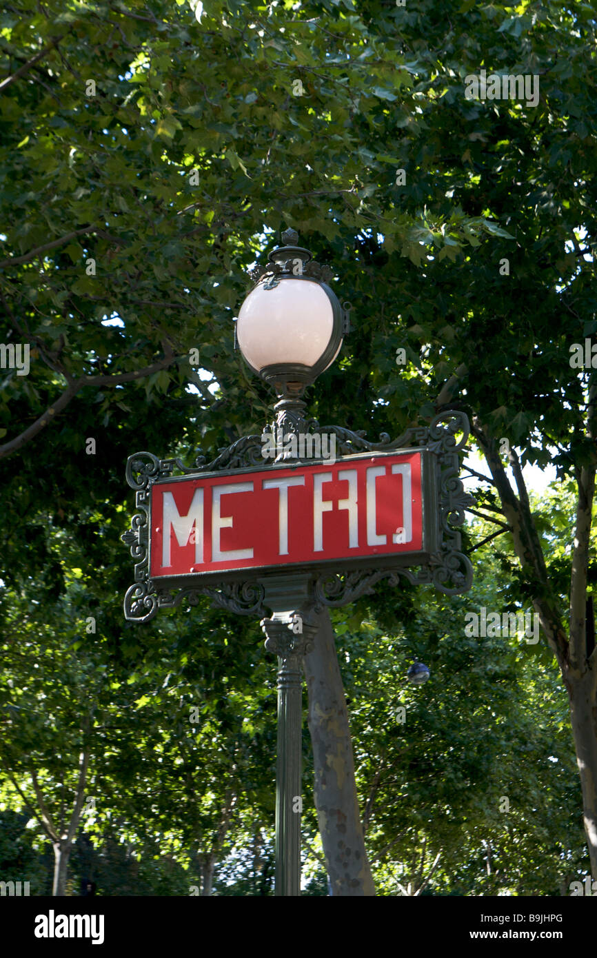 A sign for the Metro in Paris France Saturday July 21 2007 Stock Photo ...