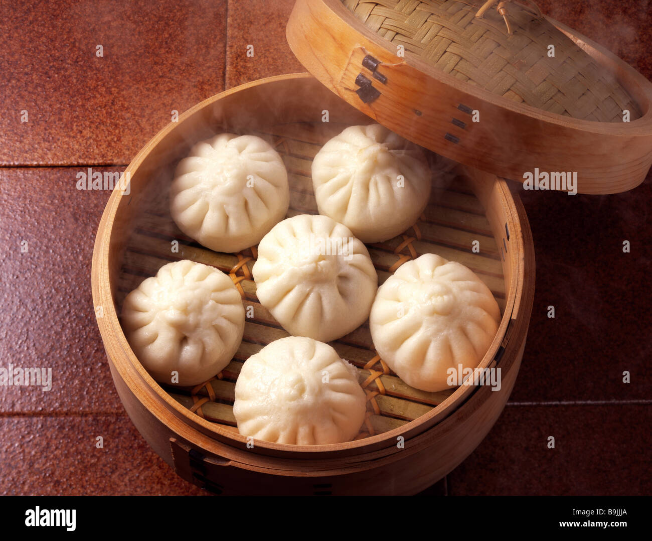 Chinese steamed bun hi-res stock photography and images - Alamy