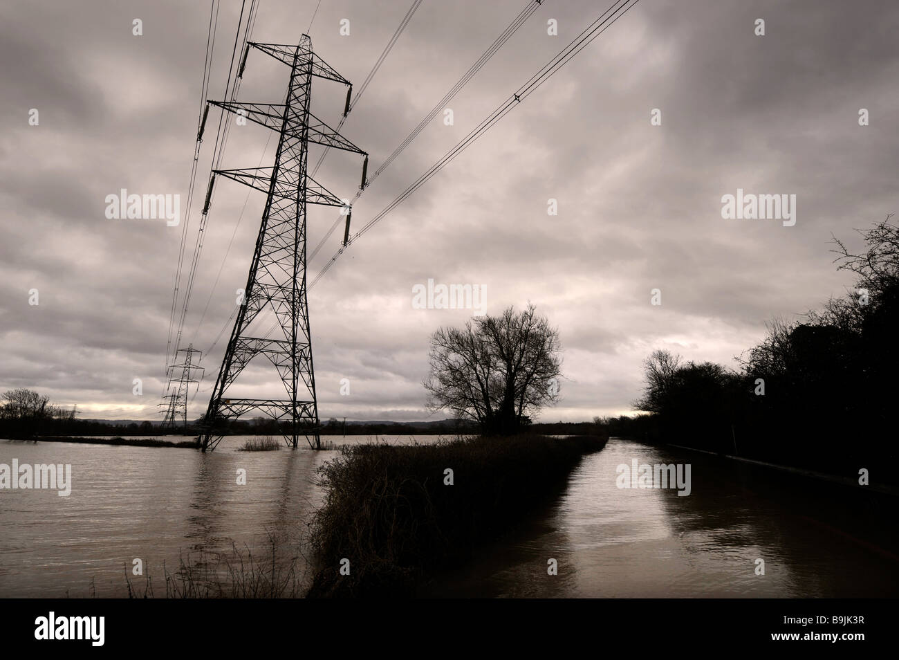 Pylons uk weather hi-res stock photography and images - Alamy