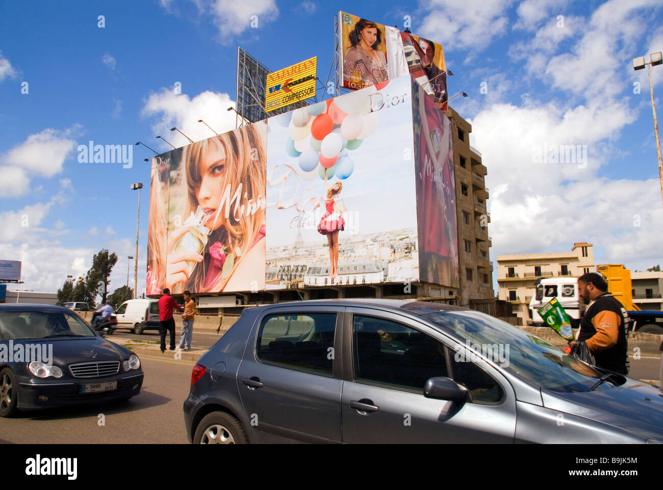 Large billboard advertising perfume hi-res stock photography and images ...
