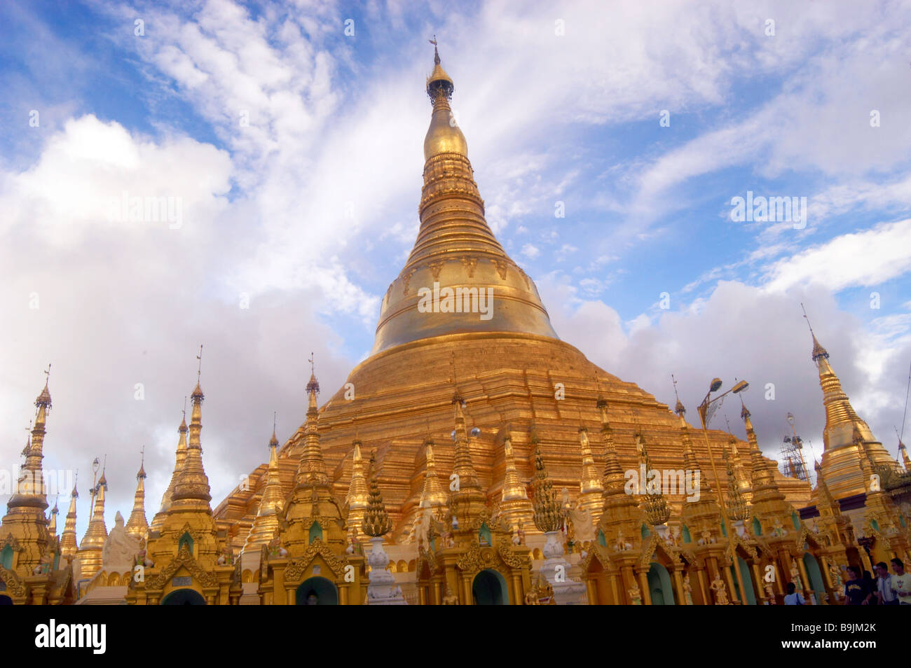 Shwedagon pagoda golden temple yangon Stock Photo - Alamy