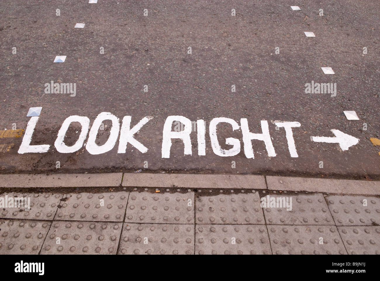 Look right sign on the road Stock Photo - Alamy