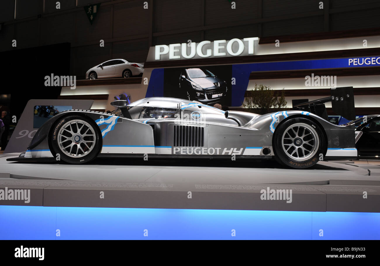 Peugeot hybrid race car at the 209 Geneva Motor show Stock Photo - Alamy
