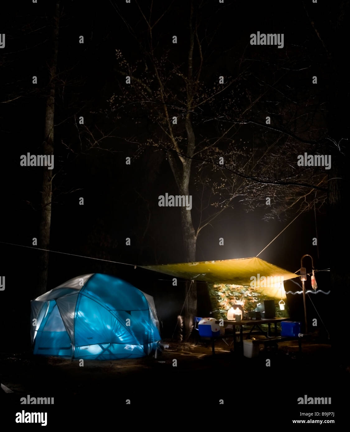 Table tent outdoor hi-res stock photography and images - Alamy