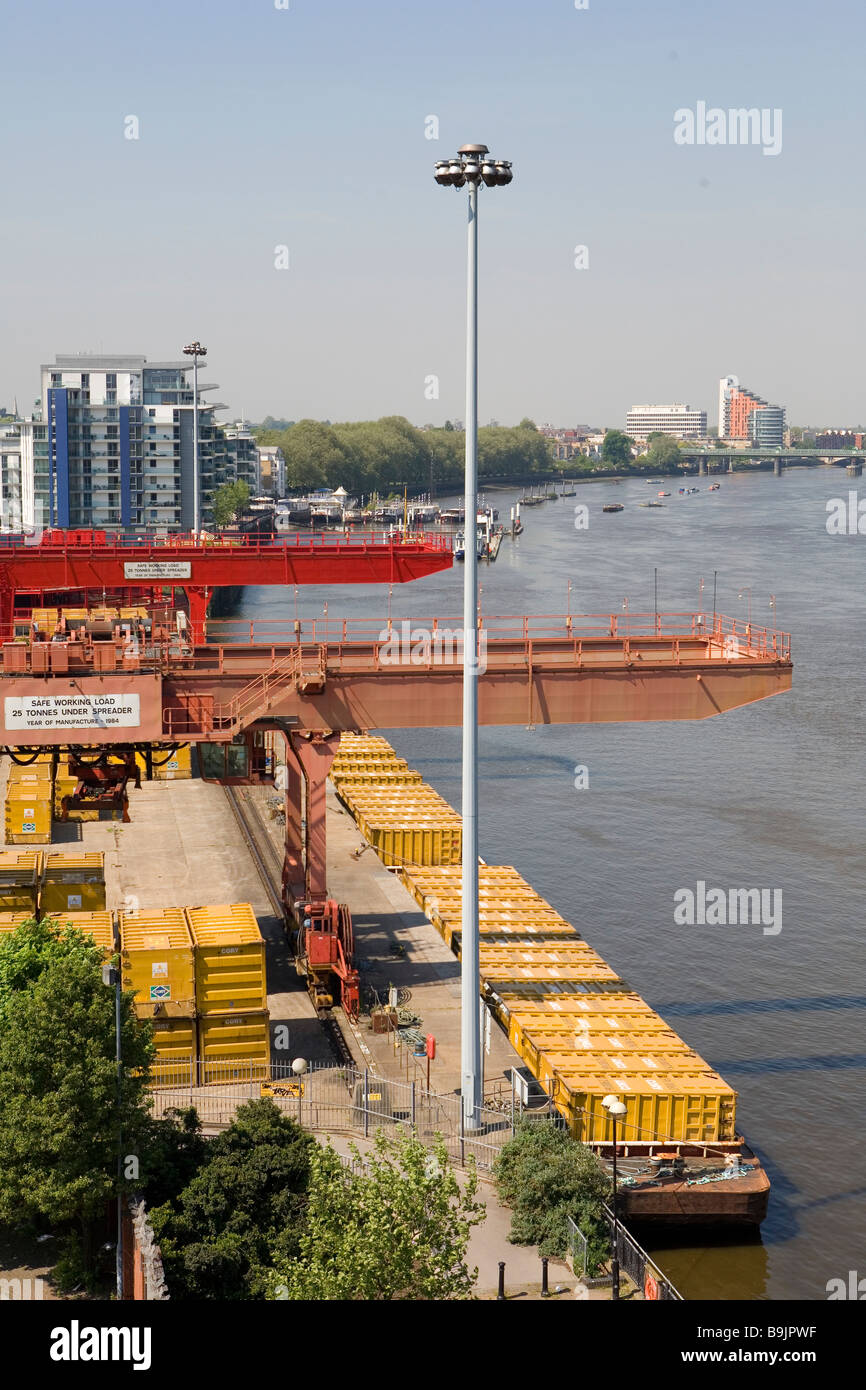 Waste refuse disposal barges hi-res stock photography and images - Alamy