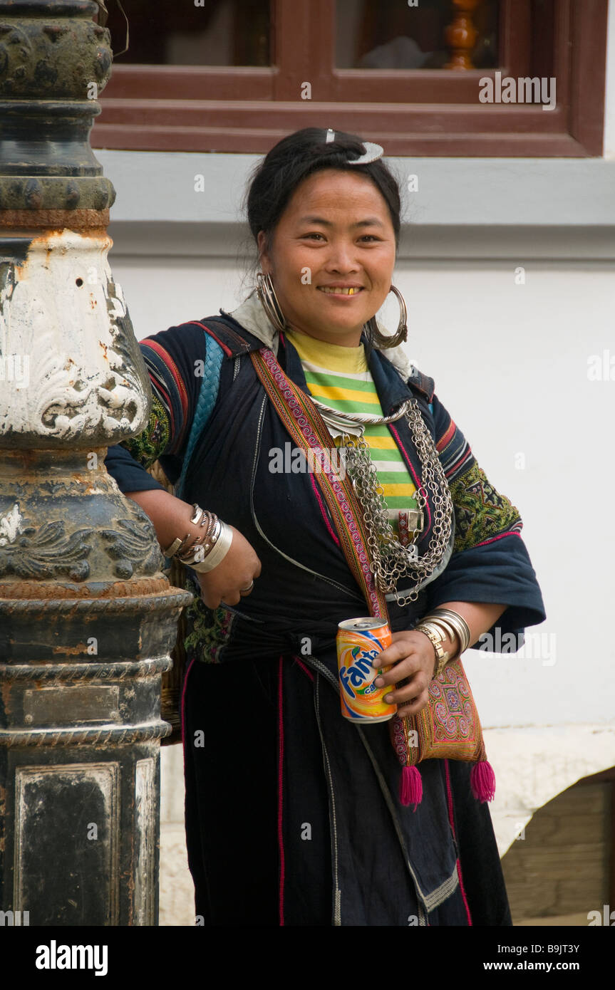 Black hmong women sapa vietnam hi-res stock photography and images - Alamy
