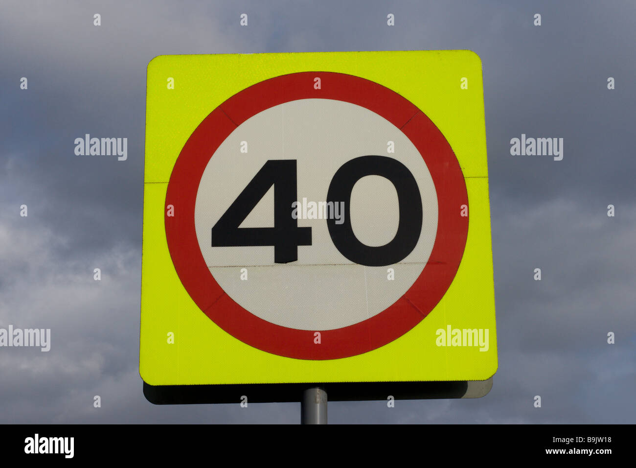 40 mph speed limit hi-res stock photography and images - Alamy