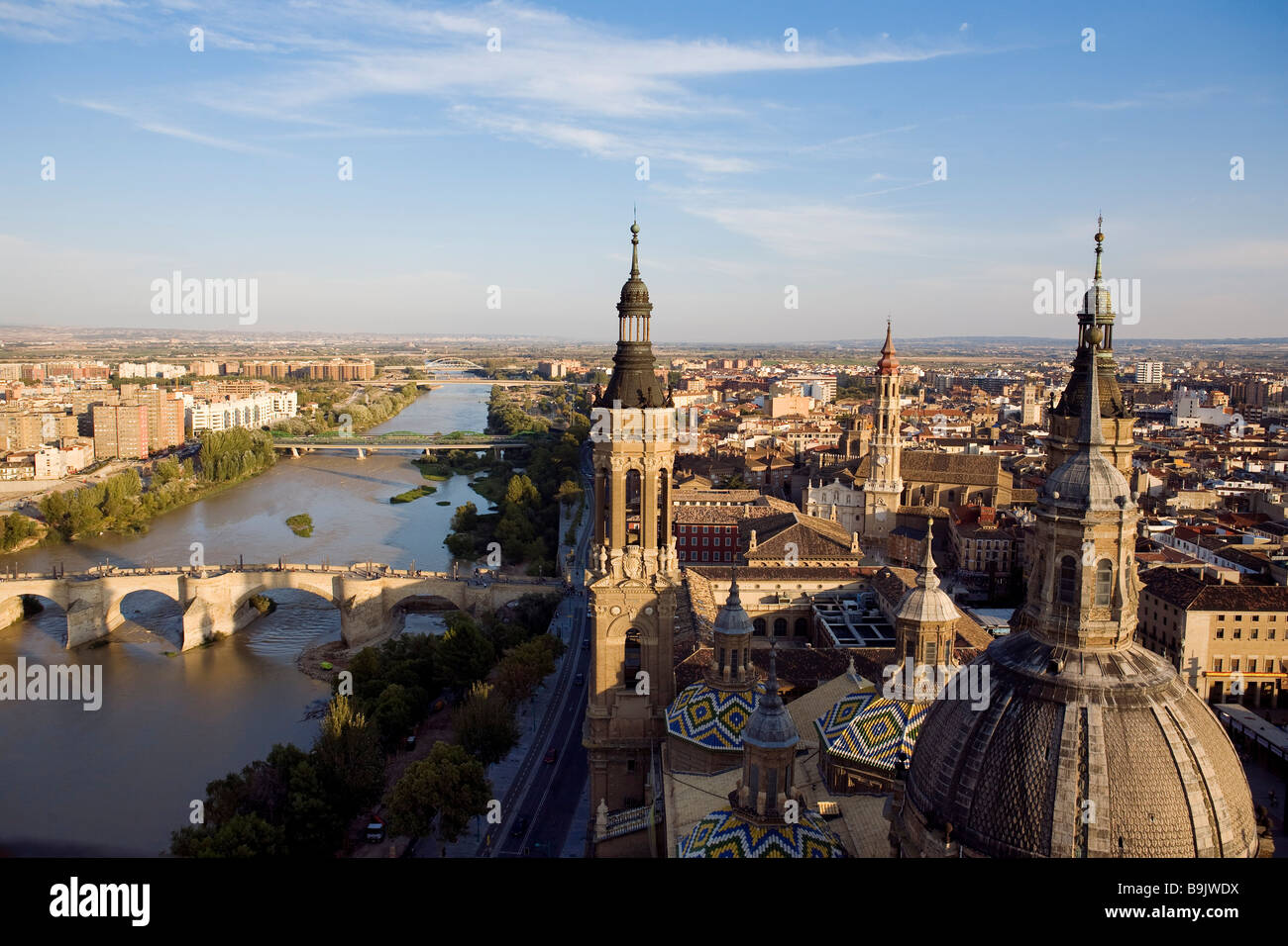 Spain, Aragon, Zaragoza, Basilica del Pilar (Our Lady of Pilar) and the ...