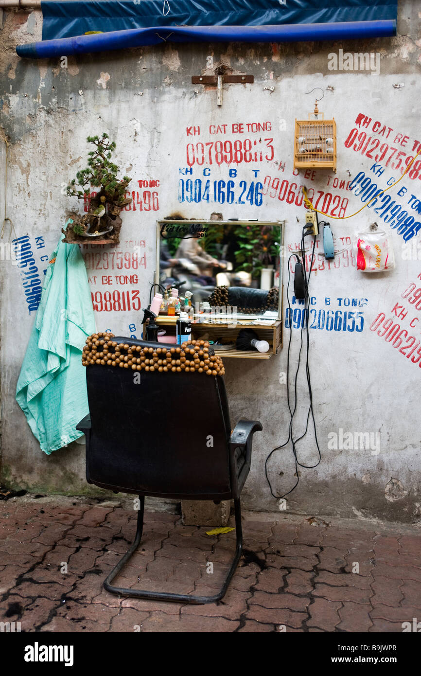 Street Barber Hanoi Vietnam Stock Photo - Alamy