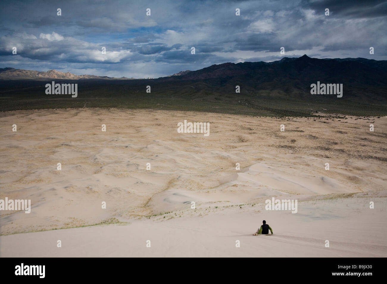 Desert dunes sliding hi-res stock photography and images - Alamy