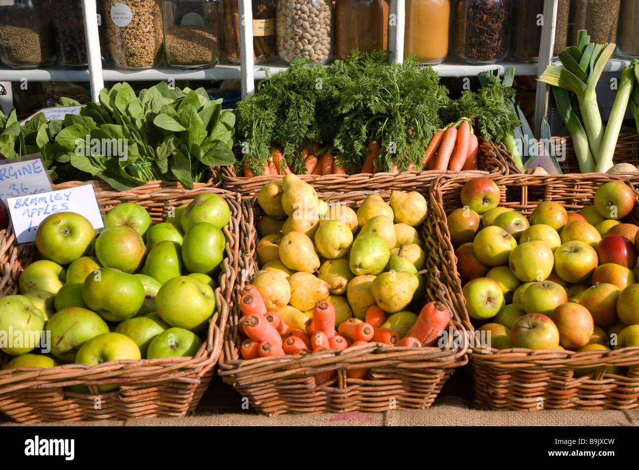 Display of fruits hi-res stock photography and images - Alamy