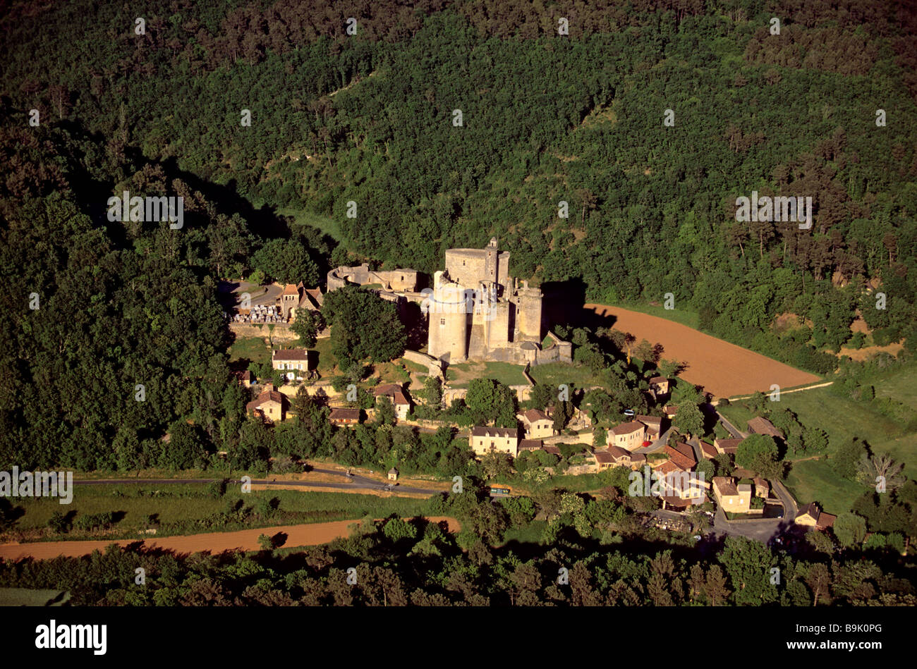 Fumel village hi-res stock photography and images - Alamy