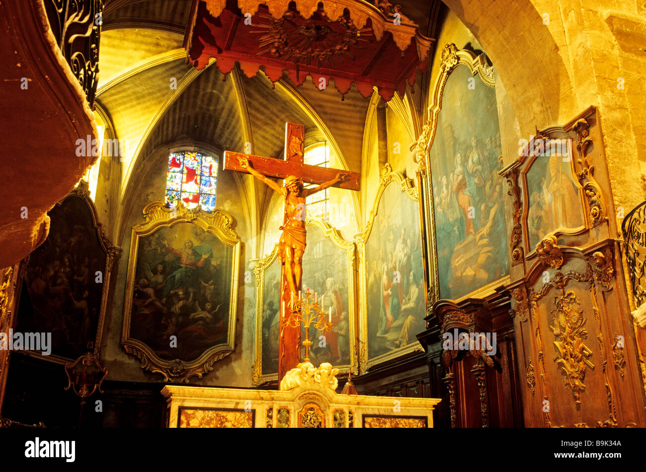 France, Vaucluse, Luberon, Apt, cathedral Stock Photo - Alamy