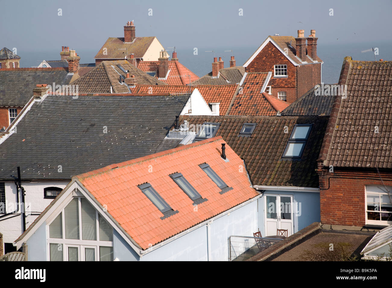Rooftops rooftop uk roofs hi-res stock photography and images - Alamy