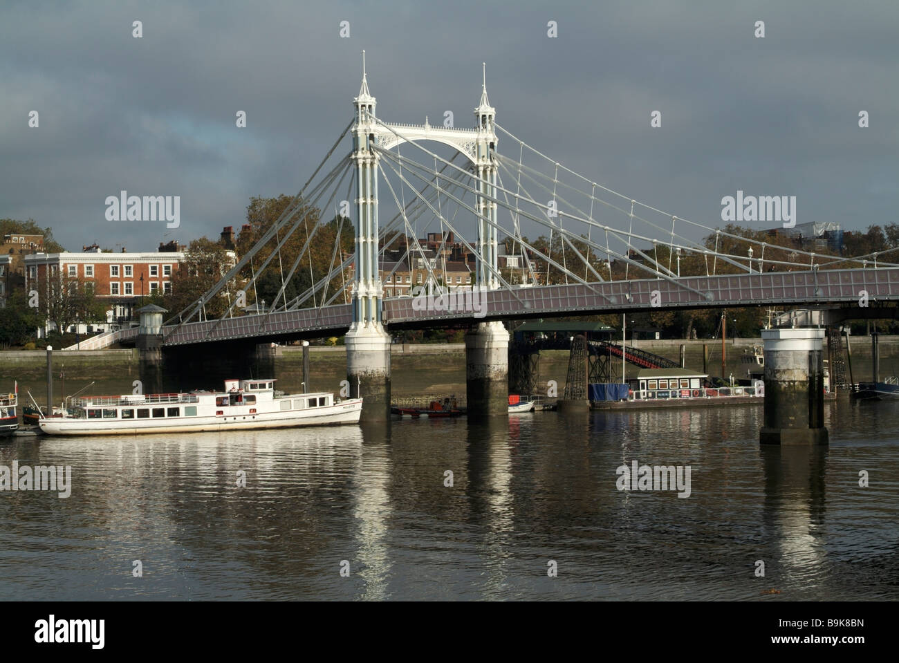 London england uk english bridges river thames rivers boat boats hi-res ...