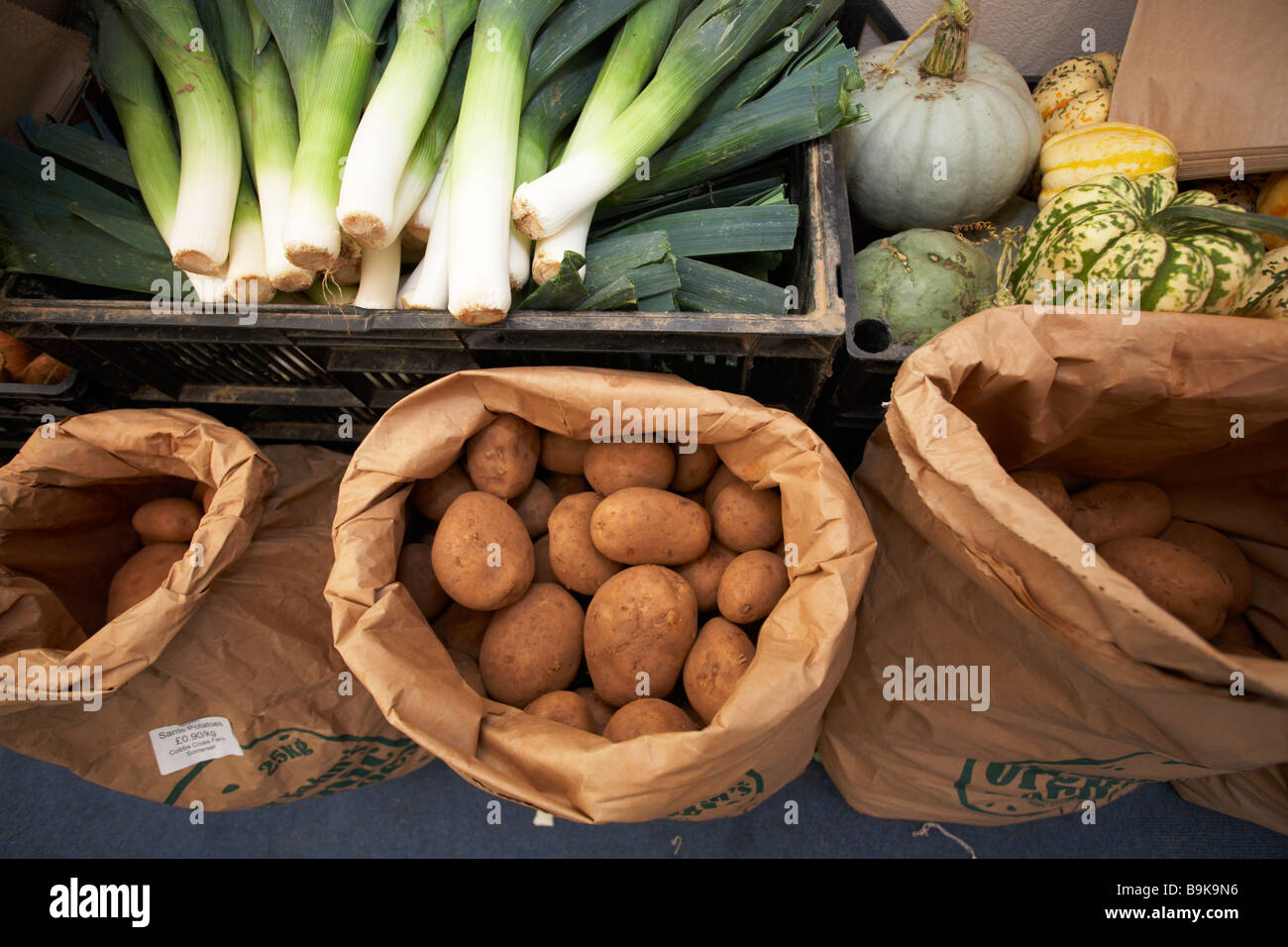 Sacks of vegetables hi-res stock photography and images - Alamy