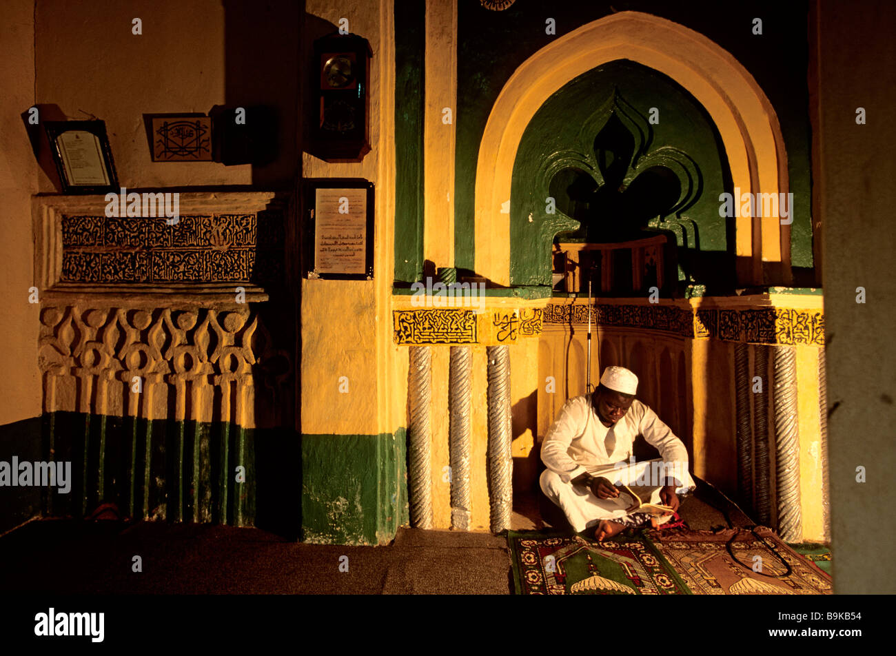 Kizimkazi mosque zanzibar hi-res stock photography and images - Alamy