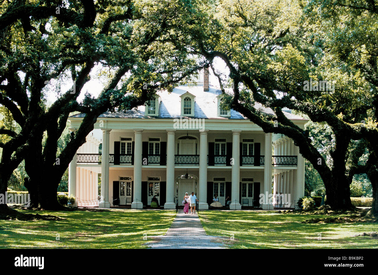 Oak alley plantation antebellum mansion hi-res stock photography and ...