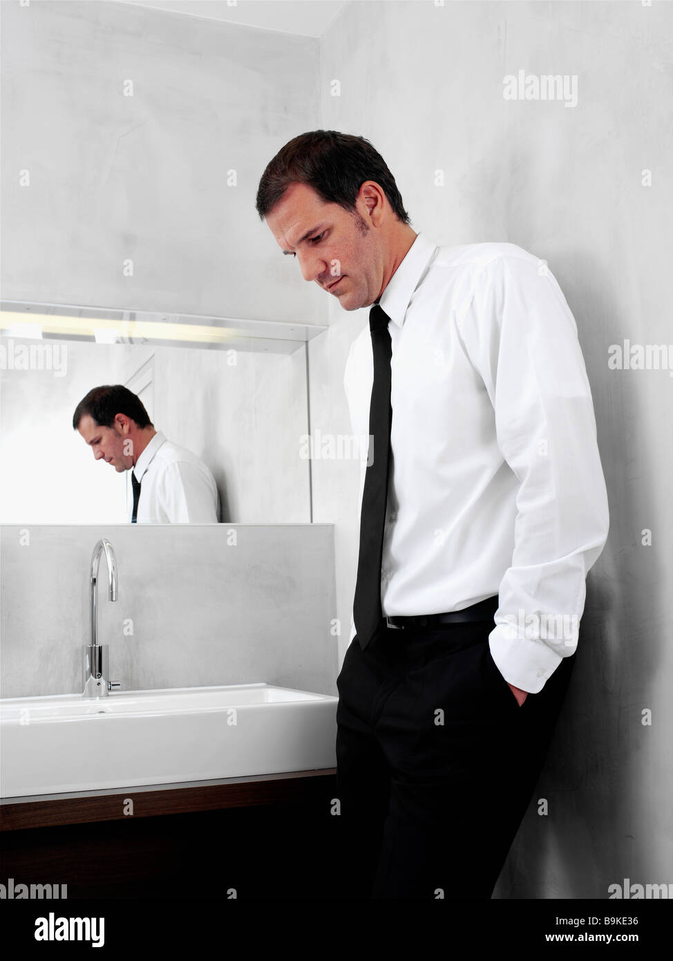 Office toilet mirror and person hi-res stock photography and images - Alamy
