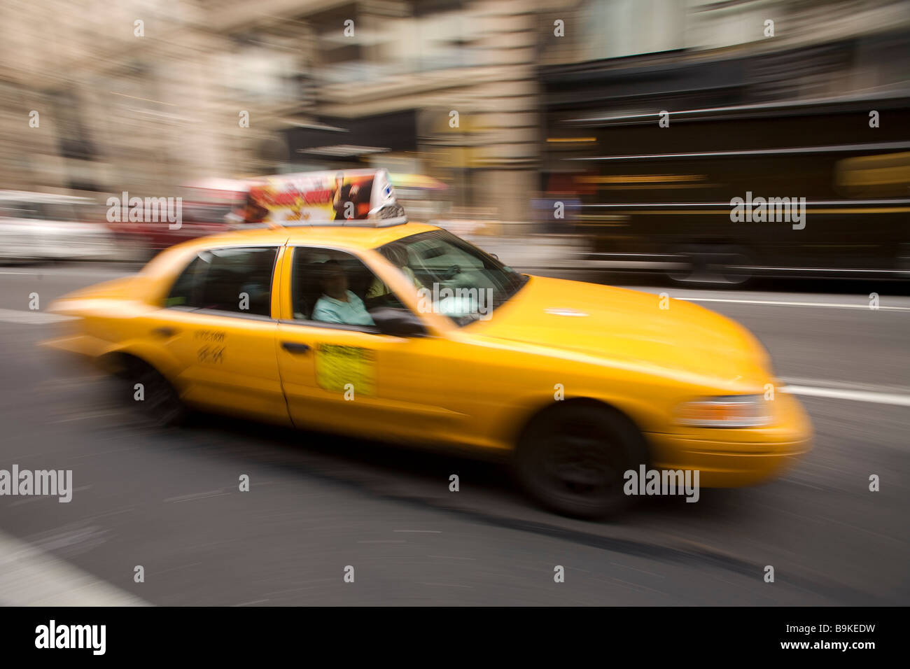 United States, New York, Manhattan, Midtown, yellow cab Stock Photo - Alamy