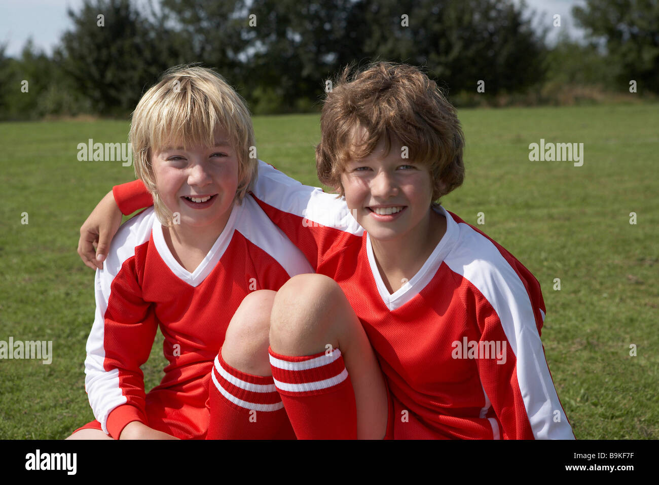 Two young footballers Stock Photo - Alamy
