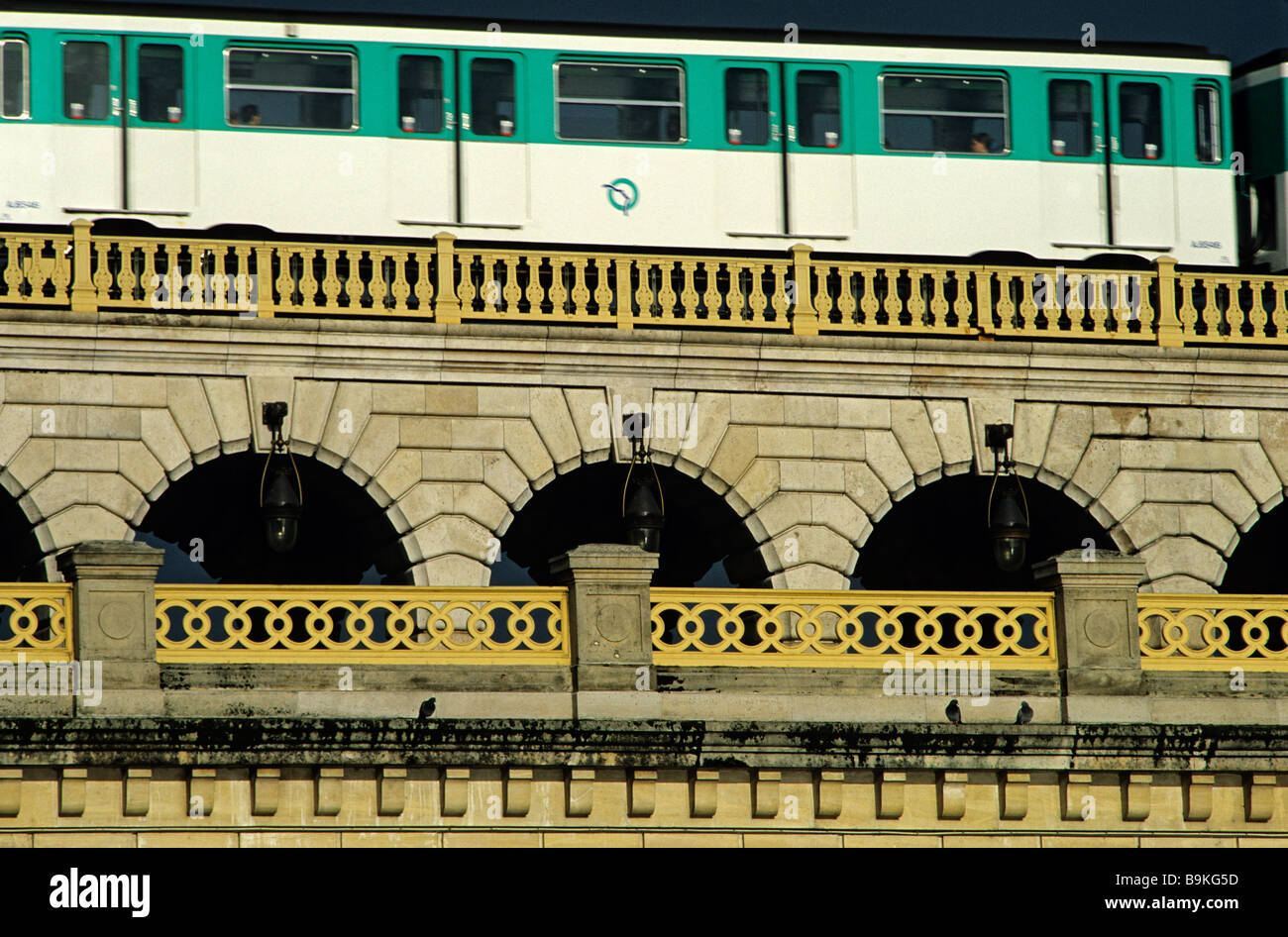 France, Paris, metro on the pont de Bercy Stock Photo - Alamy