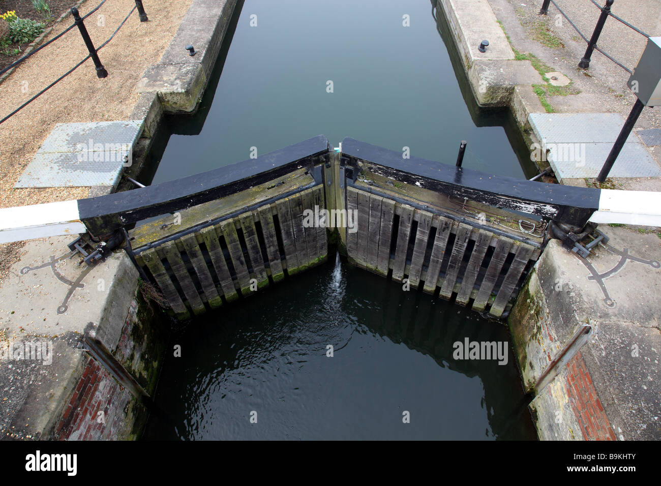 Lock gates at Baits Bite Lock river Cam Cambridgshire Stock Photo - Alamy